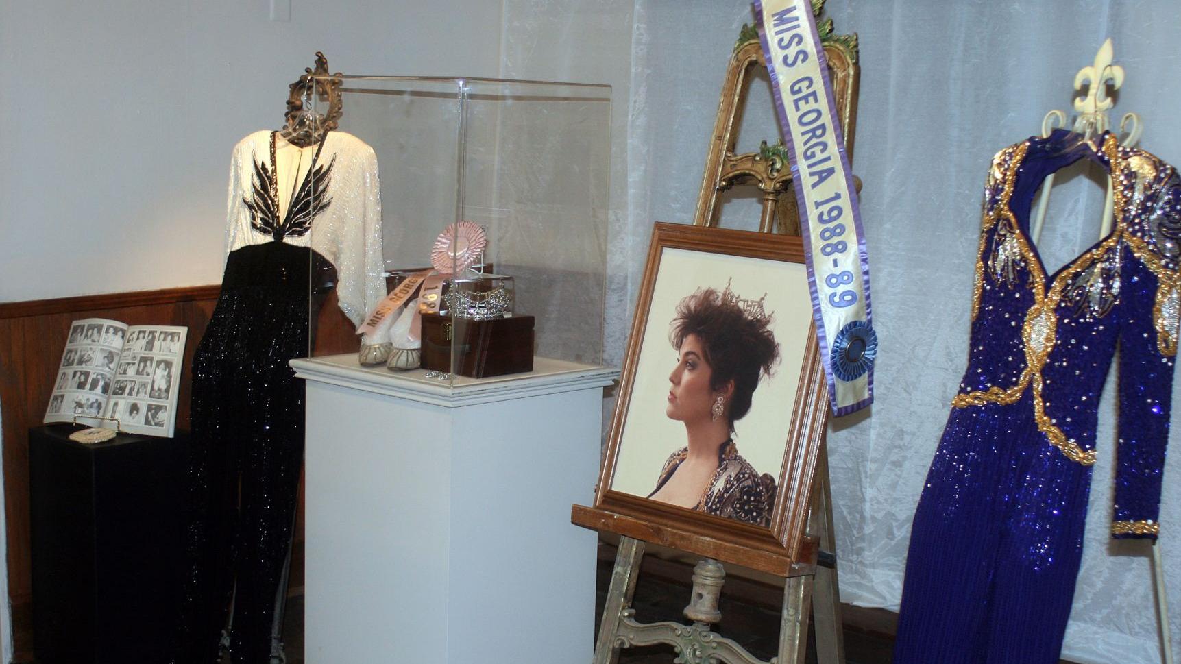 Miss Georgia 1988 Frances Frazier honored with exhibit at Rome Area ...
