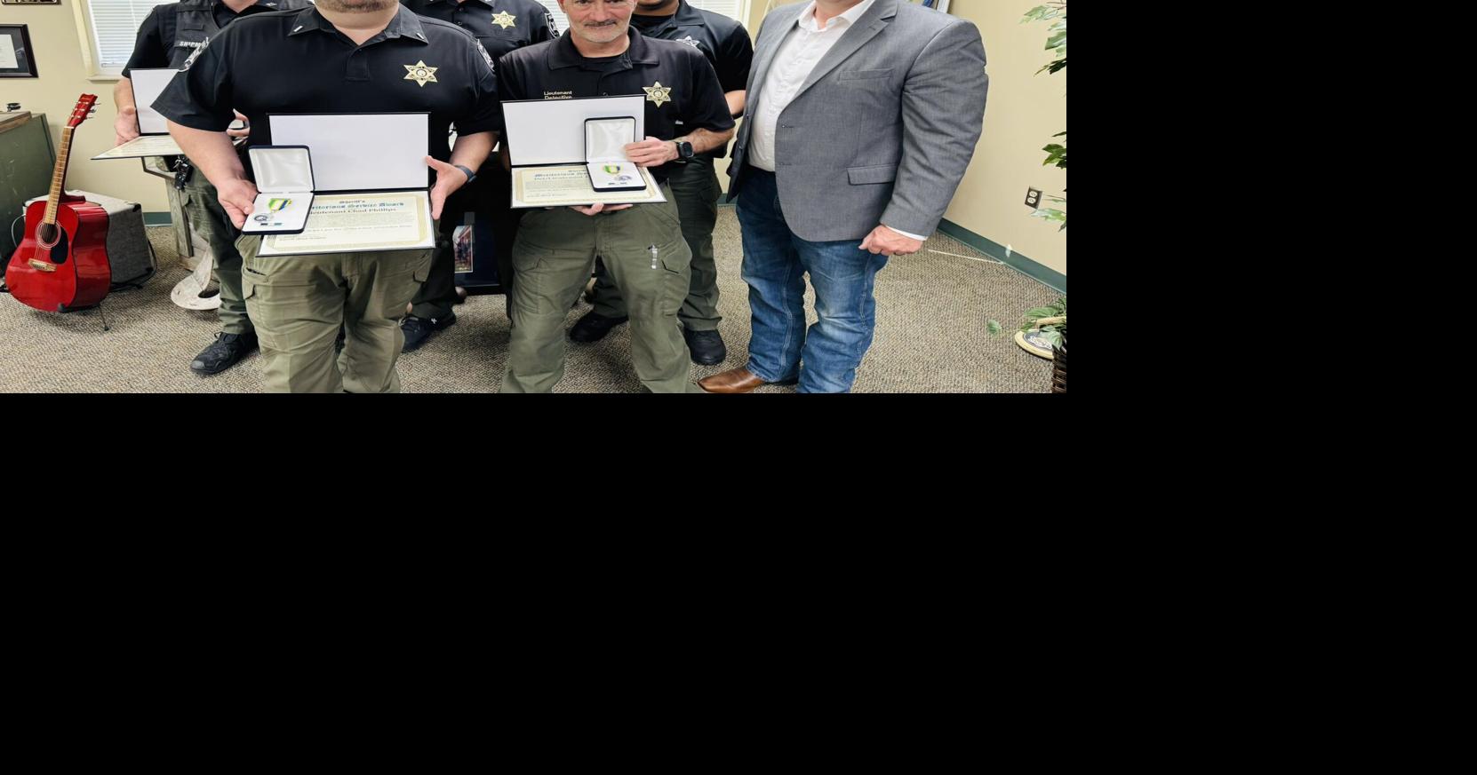 Sheriff recognizes deputies for apprehending murder suspect | Local ...