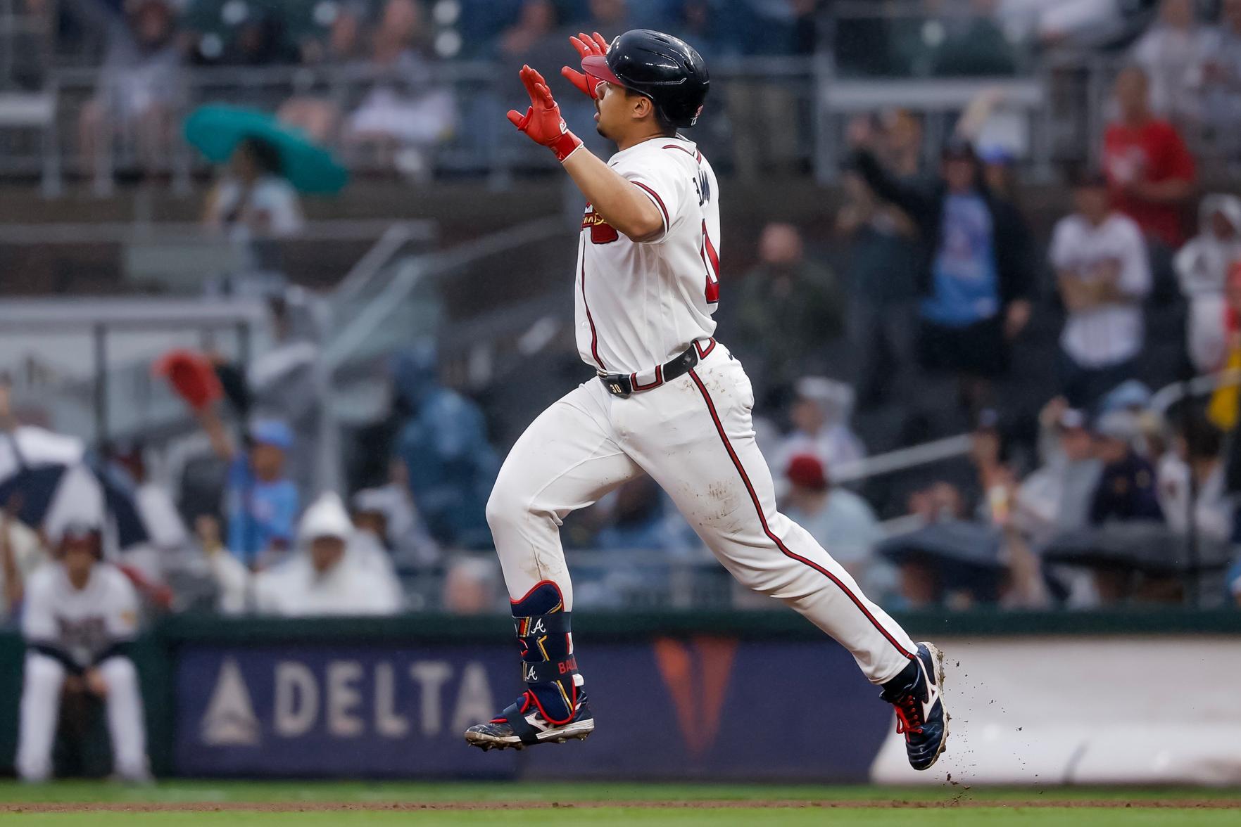 Braves-Giants game suspended by rain, to resume Wednesday at 2 p.m ...