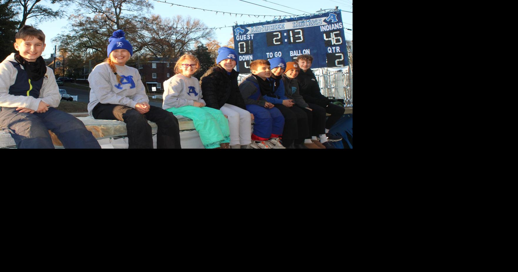 Santa's Helpers Prep Their Christmas Parade Floats in Rome | Lifestyles ...