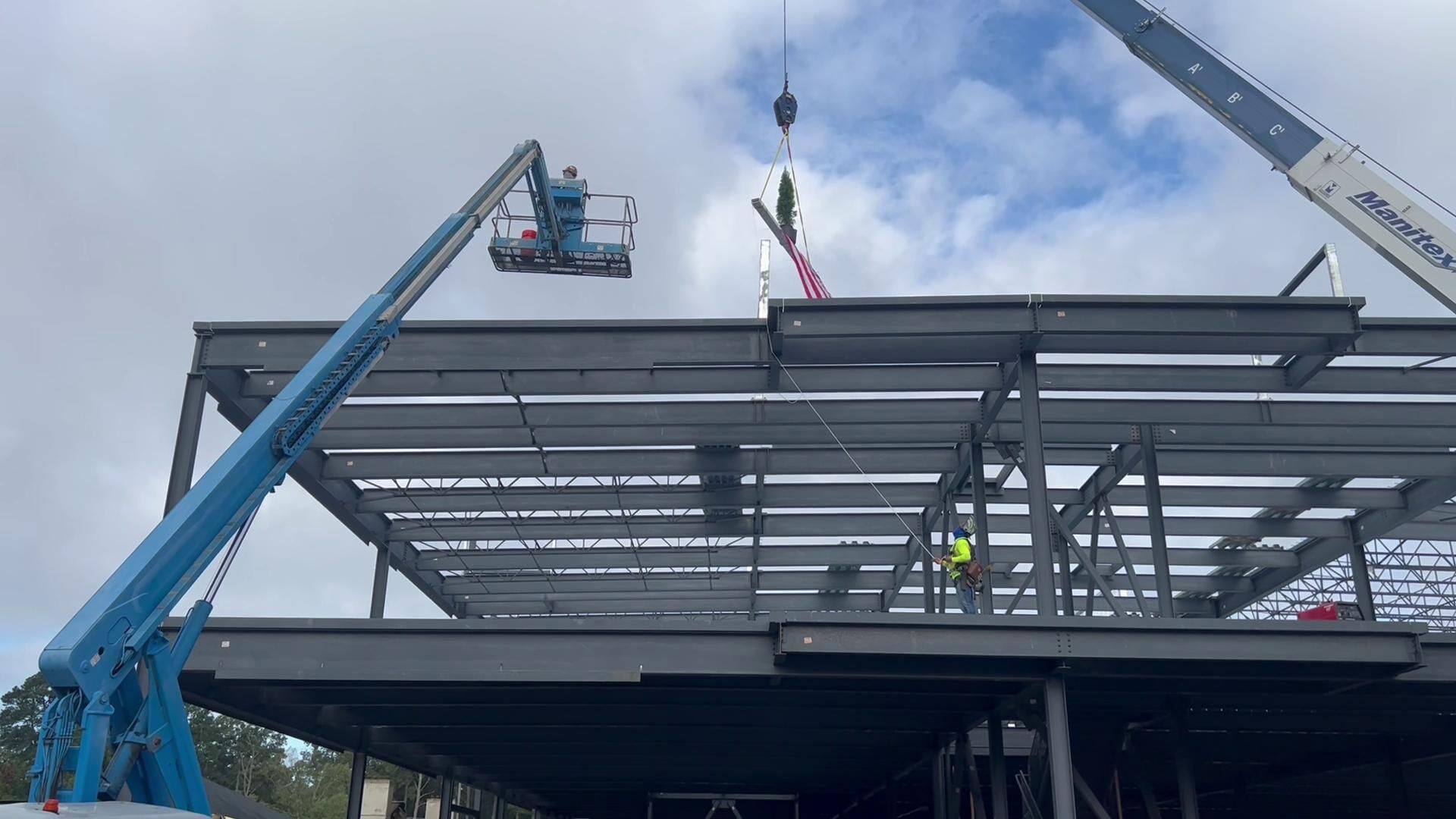 Heart of healing: AdventHealth Redmond tops out faith-focused cardiac ...