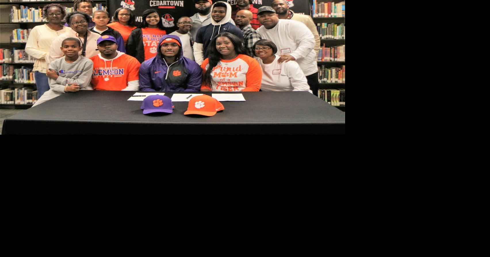 Pryor signs dotted line to head to Clemson | Sports ...
