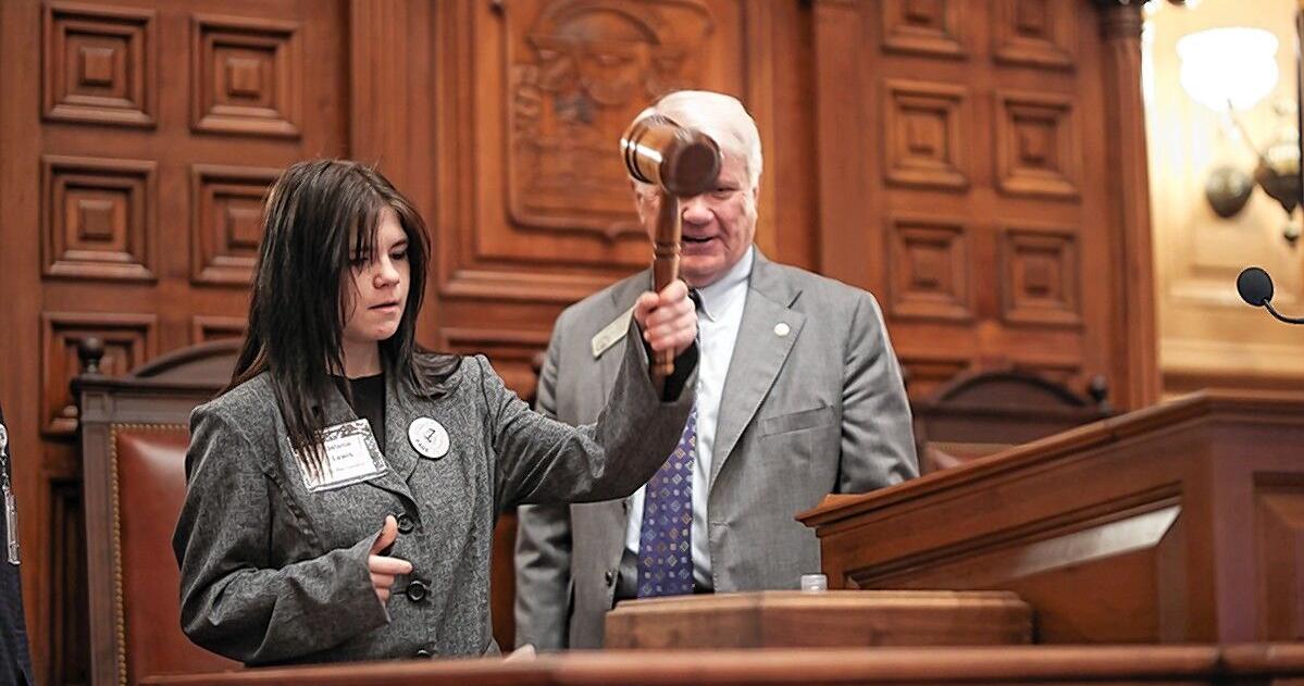 Ridgeland student Delanie Lewis pages at Ga. Capitol | Lifestyles ...