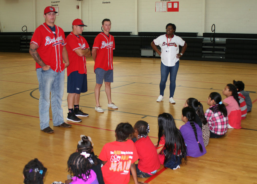 Rome Braves visit Main Elementary | Gallery | northwestgeorgianews.com