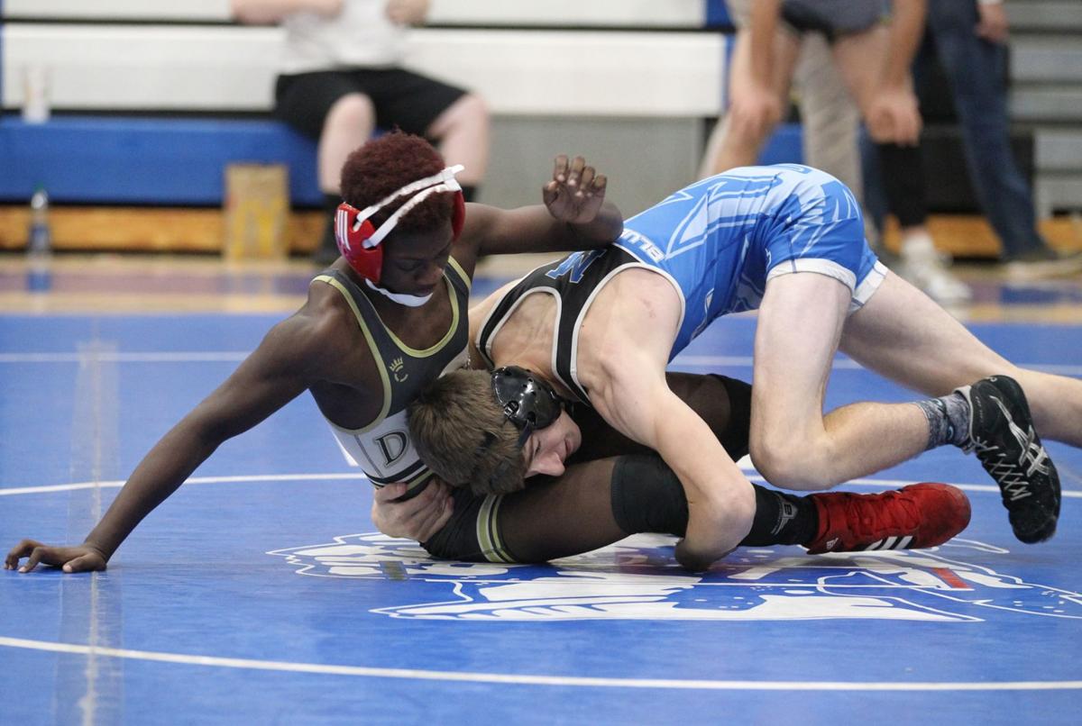 PREP WRESTLING: County squads showcase talents at Floyd County Duals ...
