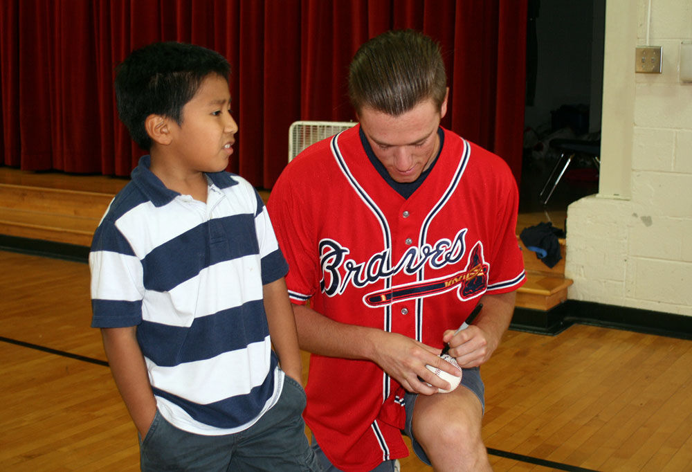 Rome Braves visit Main Elementary | Gallery | northwestgeorgianews.com
