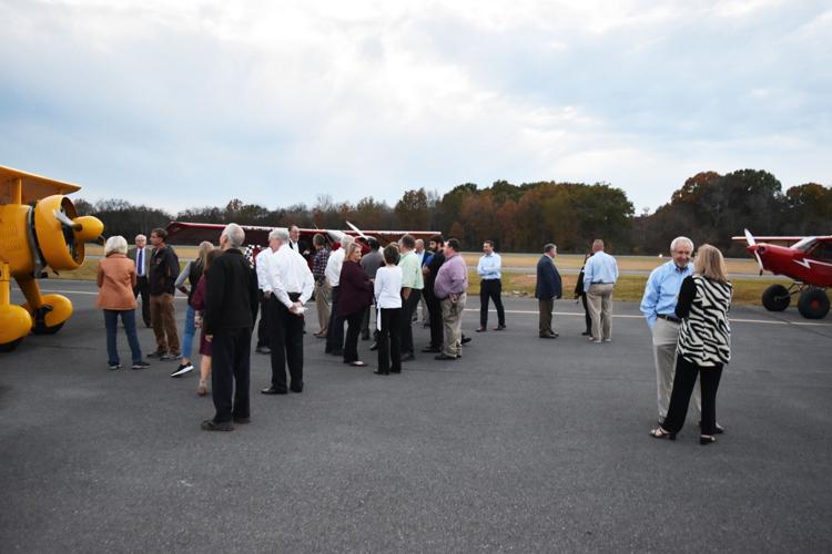Airport unveils new runway lighting | Local | northwestgeorgianews.com