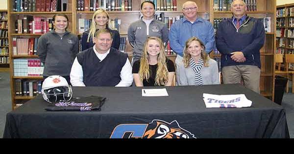 SOFTBALL: A lifelong dream comes true for Gordon Lee's Mary Kate ...