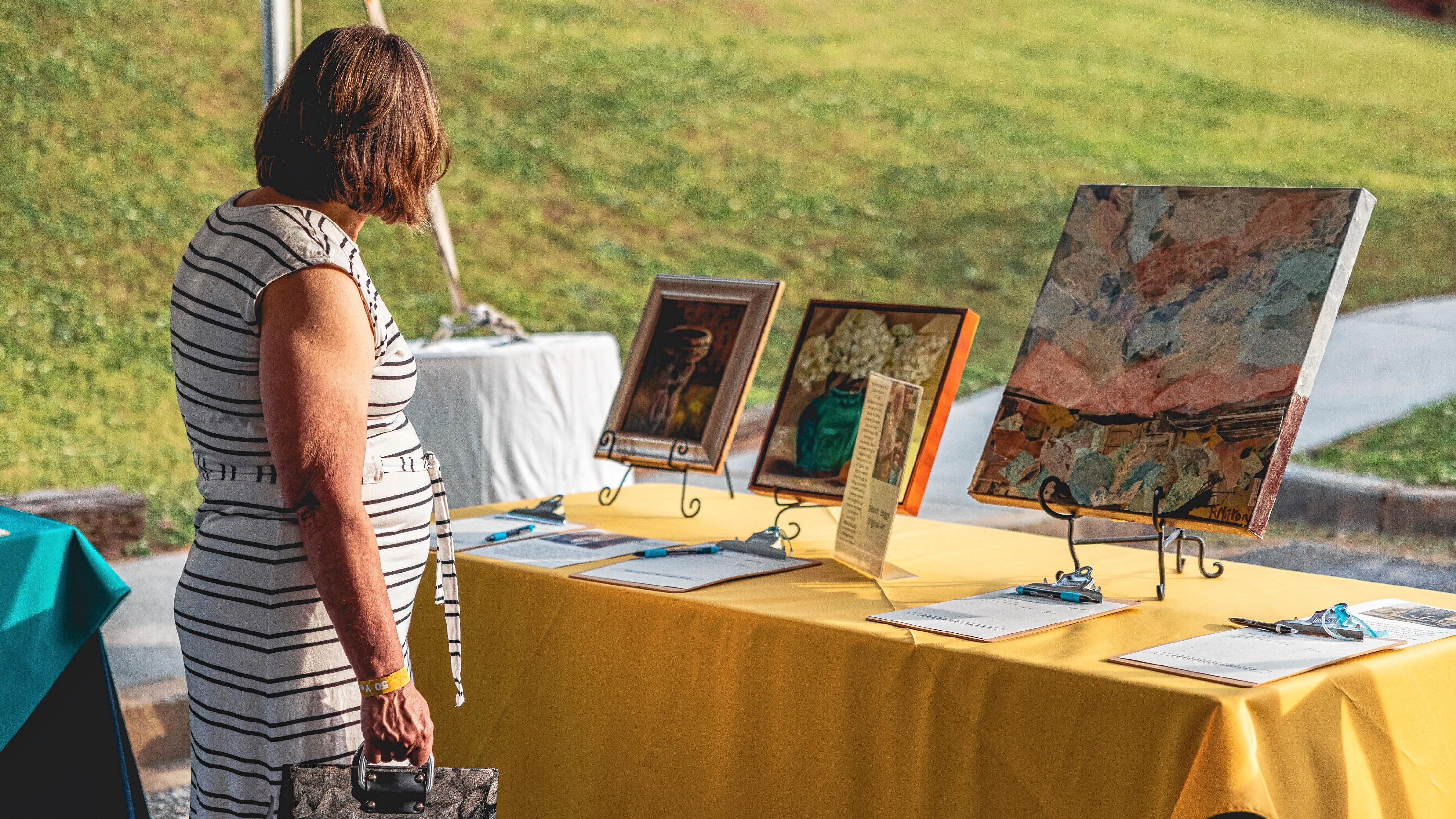 Firefly Fling Fundraiser: A golden night celebrating the arts | Local ...