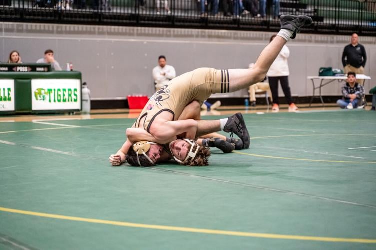 GOLD ON THE GREEN MAT | Sports | northwestgeorgianews.com