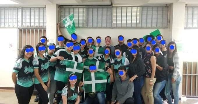 ¿Banderas del PIP en charla de Juan Dalmau en una escuela? | Gobierno y ...