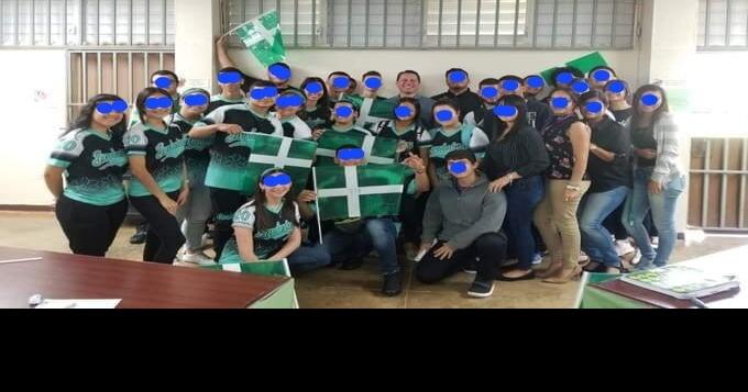 ¿Banderas del PIP en charla de Juan Dalmau en una escuela? | Gobierno y ...