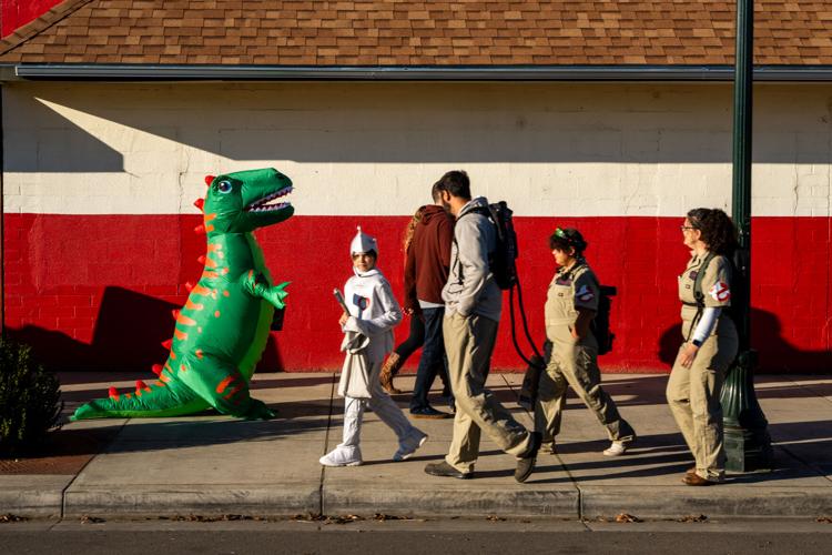 Trunks raided and candy taken in Sutherlin for Halloween event | Family ...