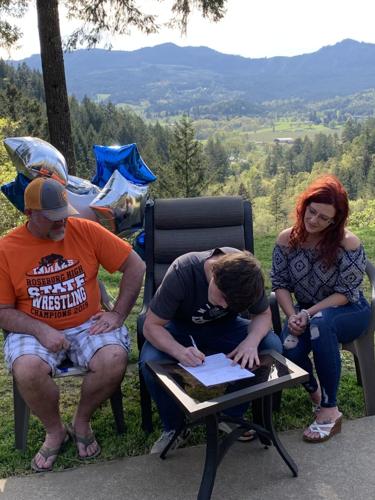 Roseburg wrestler Tristin David signs with Colorado School of Mines ...