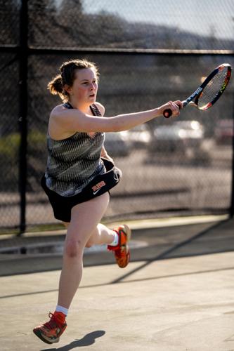 Roseburg girls tennis team eyes improvement under new head coach | Preps | nrtoday.com