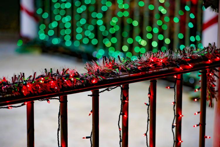 Small town’s tree lighting brings out community | Entertainment ...
