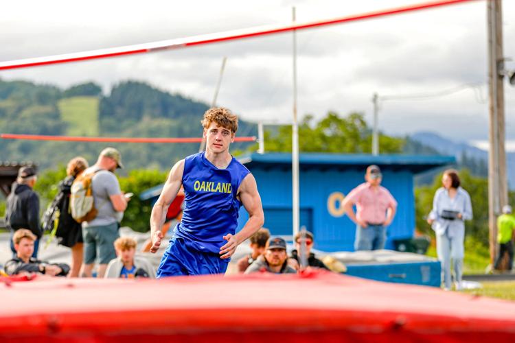 Track & field: Oakland Twilight showcases small-school athletes | Preps ...