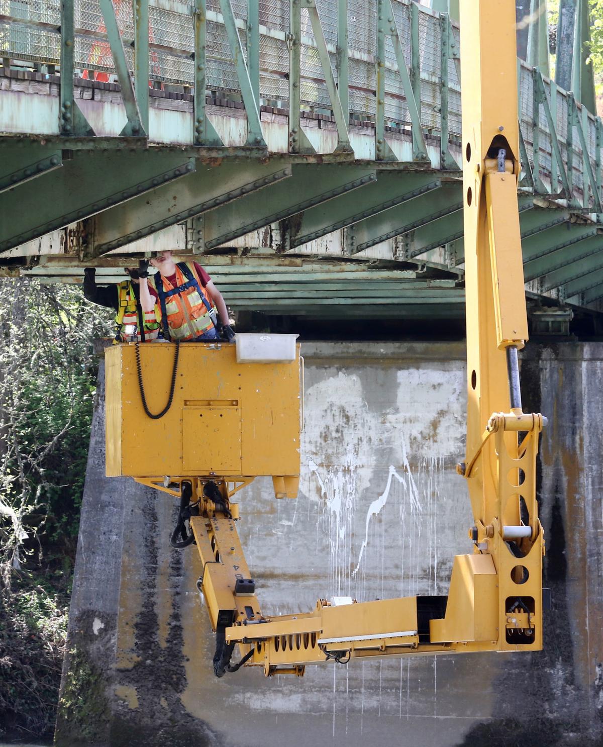 Stewart Park Drive bridge gets a closer examination | News | nrtoday.com