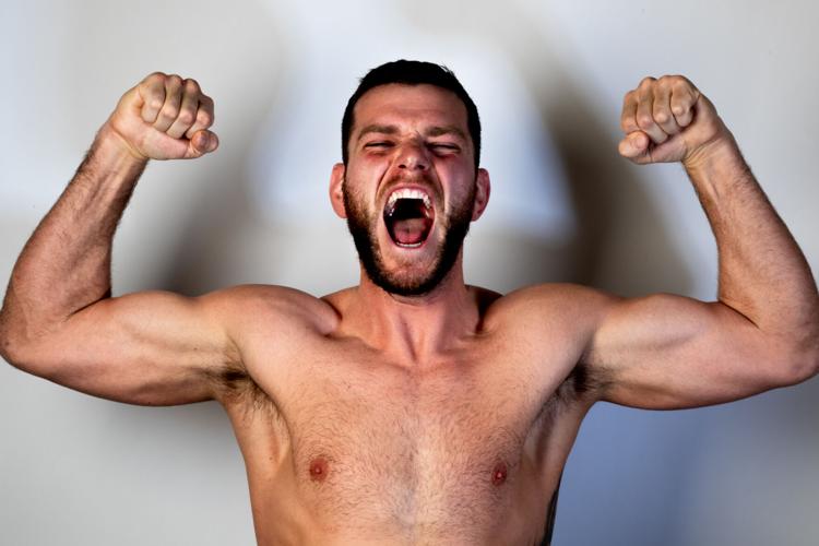 Getting back into the cage: Roseburg fighter Michael Frear ready for ...