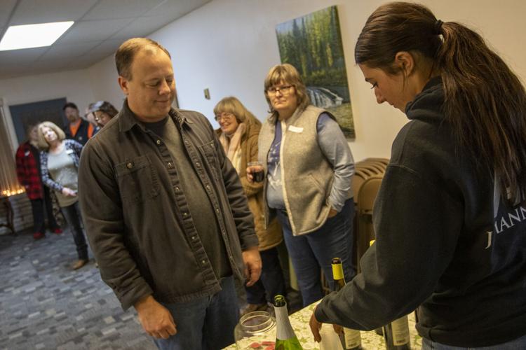 Canyonville opens new visitor center for businesses | Business ...