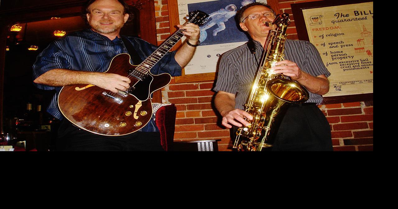 Musicians Joe Ross and Glen Fairfield play jazz at Little Brothers Pub ...