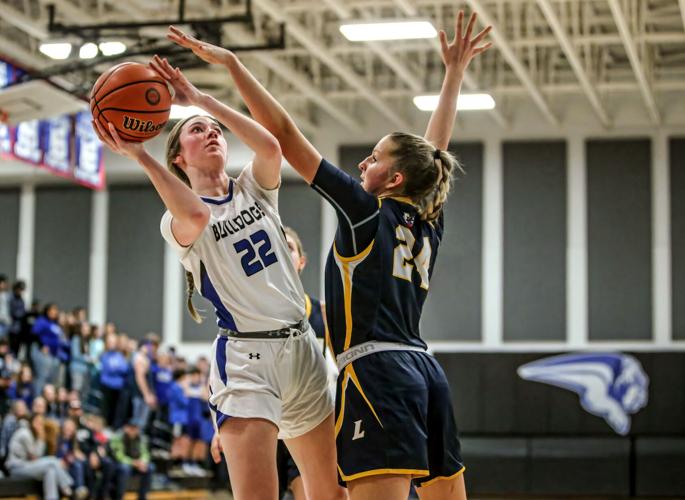 No. 2 Sutherlin girls handle No. 7 Lakeview 57-41 in Far West seeding ...
