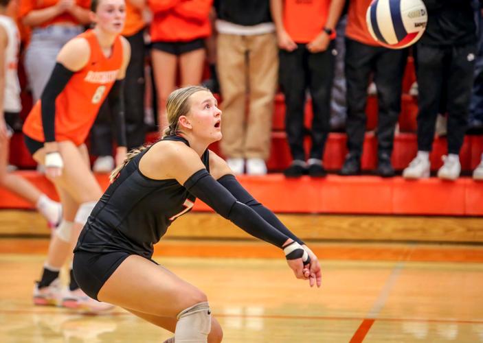 Roseburg loses 'focus' and the Southwest Conference volleyball match to ...