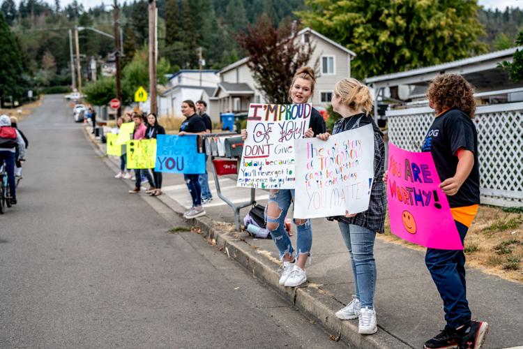 Sutherlin students and teachers gather in support of suicide awareness ...