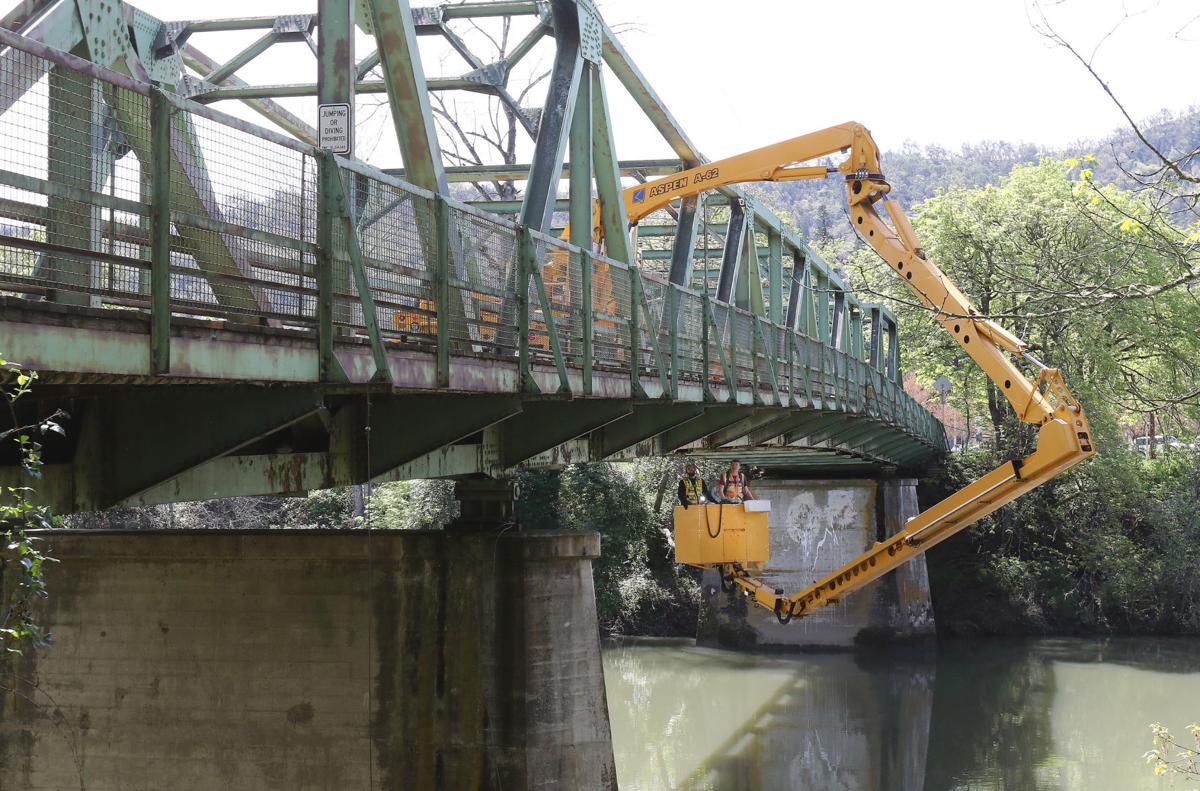 Stewart Park Drive bridge gets a closer examination | News | nrtoday.com