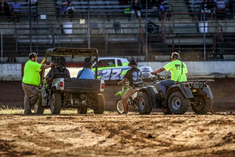 Seth Christian gets win in hornets at Douglas County Dirt Track races ...