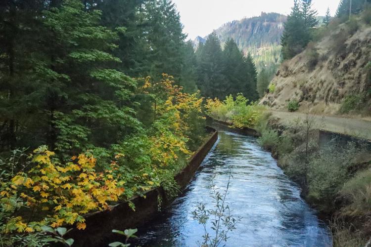 Pacificorp hydroelectric project on display during tour | Environment ...