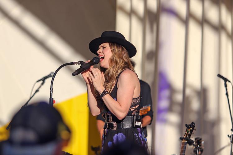 ZZ Ward draws crowds as she returns home for Music On The Half Shell ...