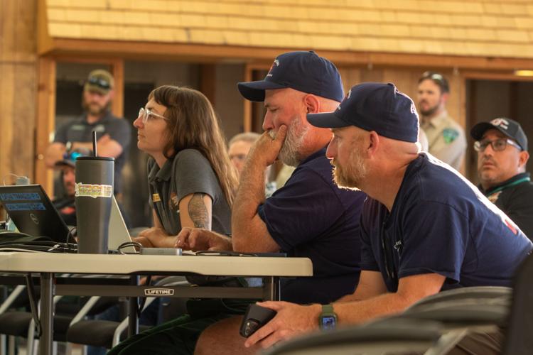 Glide community receives update on Chilcoot and Ridge fires | Wildfires ...