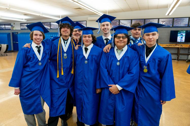 Sutherlin High School celebrates graduates | Education | nrtoday.com