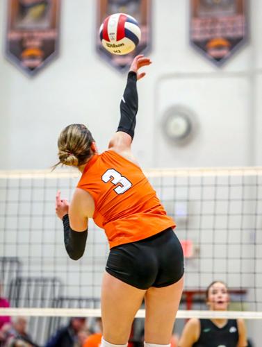 Roseburg loses 'focus' and the Southwest Conference volleyball match to ...