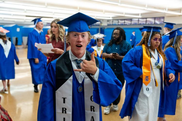 Sutherlin High School celebrates graduates | Education | nrtoday.com