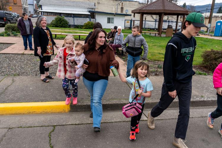 Riddle celebrates its 131st birthday with horses, stews and memorabilia ...