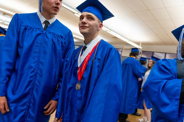 Sutherlin High School celebrates graduates | Education | nrtoday.com