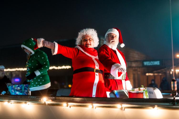 Celebrate a timber town Christmas with Sutherlin's light parade this ...