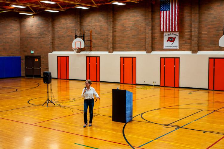 Goodwin starts town hall tour in Glendale listening to consituents ...