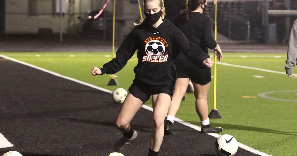 Young Roseburg Girls Soccer Team Eager To Play Improve Prep Girls