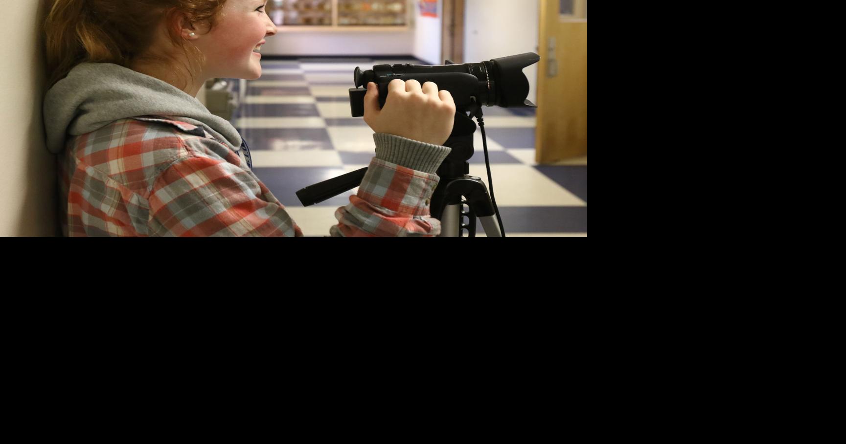 Glide High School students engage in new digital media class started ...