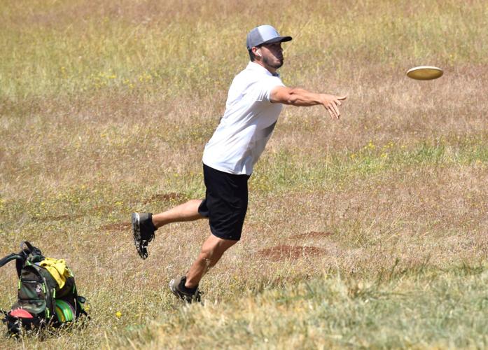 Disc golfers converge at Whistler's Bend Park | Local News | nrtoday.com
