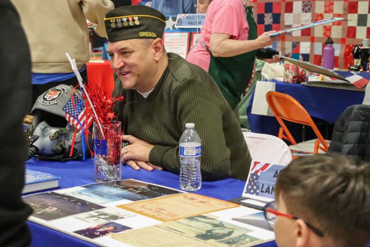 Sutherlin students visit with veterans | Local News | nrtoday.com