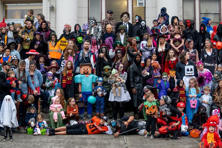 City of Roseburg hosts Neewollah parade | Family | nrtoday.com