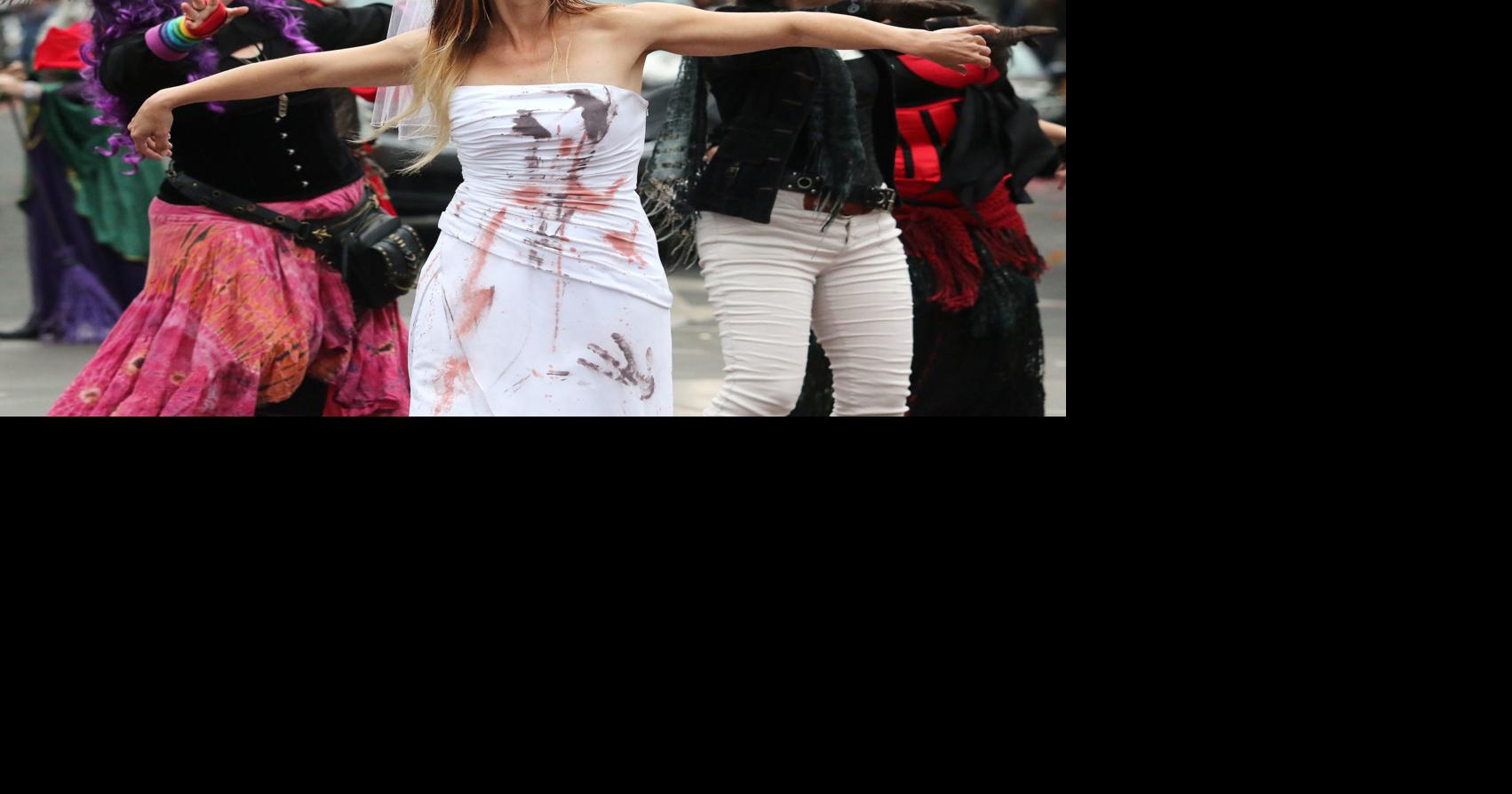 Trick-or-treaters turn out in big numbers for Neewollah parade | Local ...