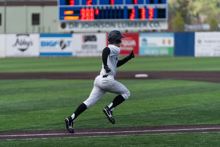 Pitching lifts Riverhawks to sweep of SWOCC in league doubleheader ...