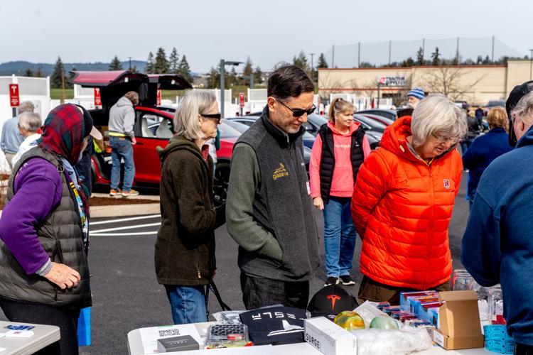 Tesla supercharger station in Sutherlin celebrates grand opening | News ...