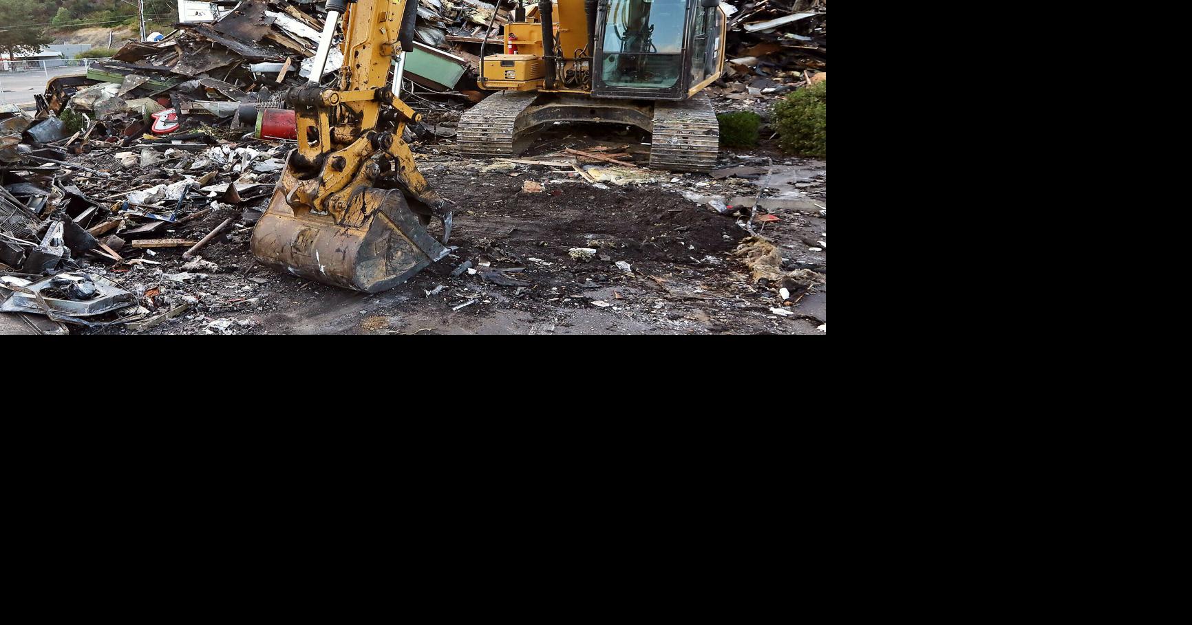 Del Taco's fire-damaged building demolished | Local News | nrtoday.com