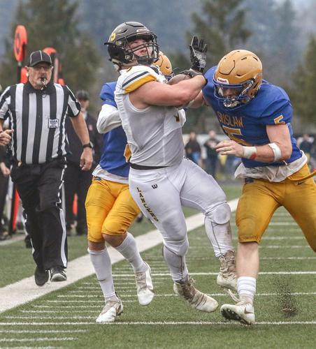 Images from South Umpqua versus Siuslaw in Class 3A football ...